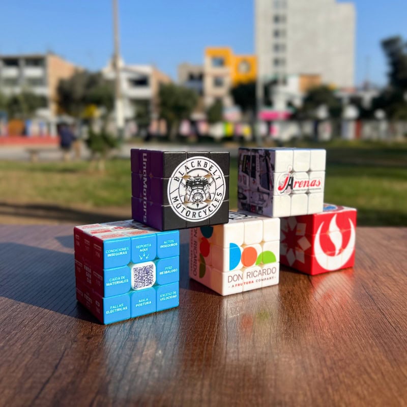 Cubos de Rubik personalizado para empresas - Cubo mágico publicitario merch